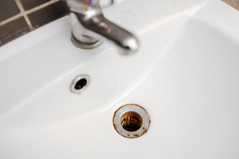 How to Remove Rust Stains From a Bathtub (For Good) • Everyday Cheapskate